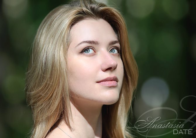 Russian Woman Lady Mila From Moscow 28 Yo Hair Color Blond